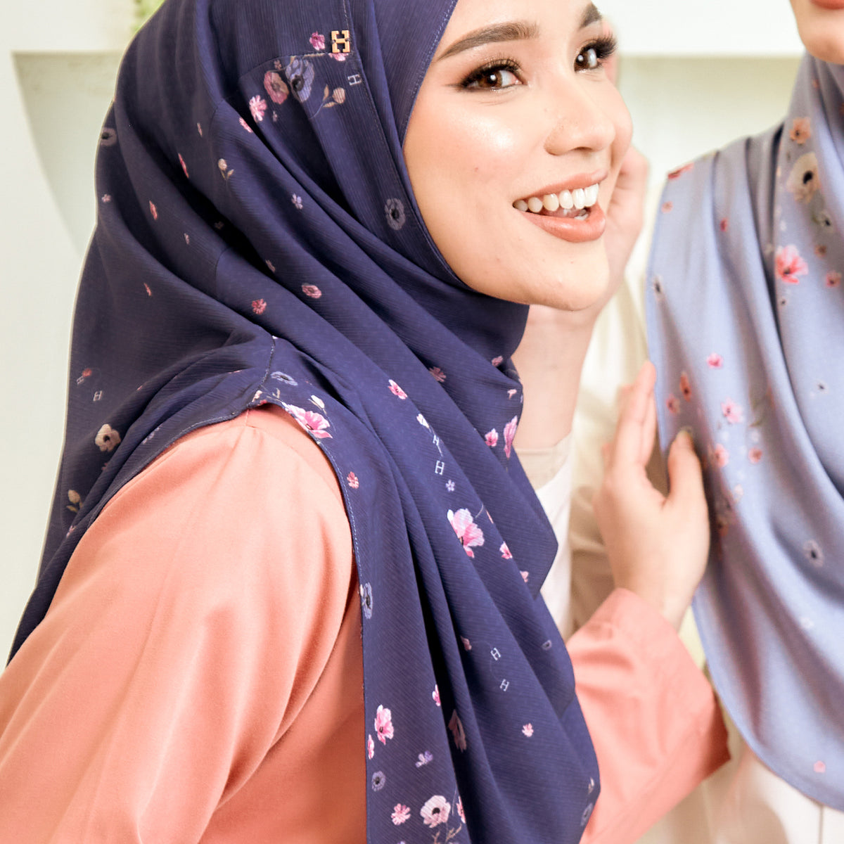 TWEELY-SO BASIC POPPY DANCE in DELFT BLUE – HEGIRA